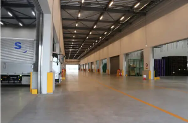 SynaBiz、OEM事業拡大へ新座市に物流拠点開設